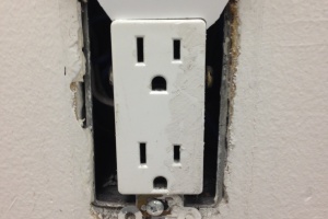 Receptacle Repair, Light Switch Installs & Electric Plug Replacement