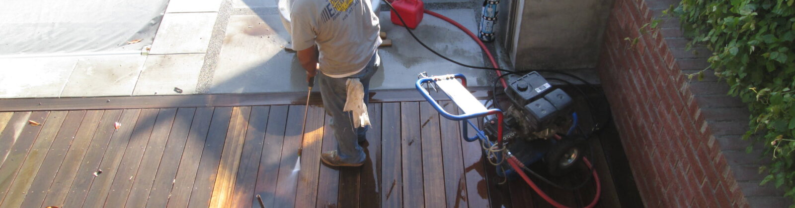 Simi Valley Home Sidewalk Pressure Washing & Patio Cleaning